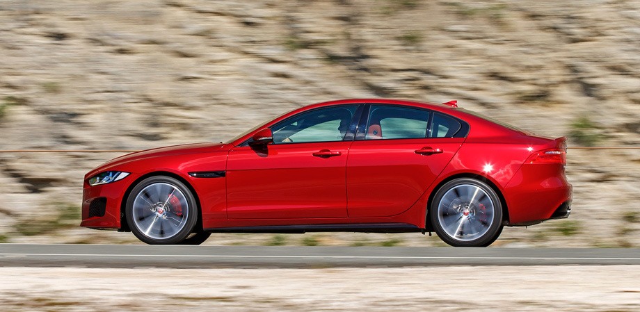Тест-драйв: Прощаем седану Jaguar XE все недостатки за потрясающее ...
