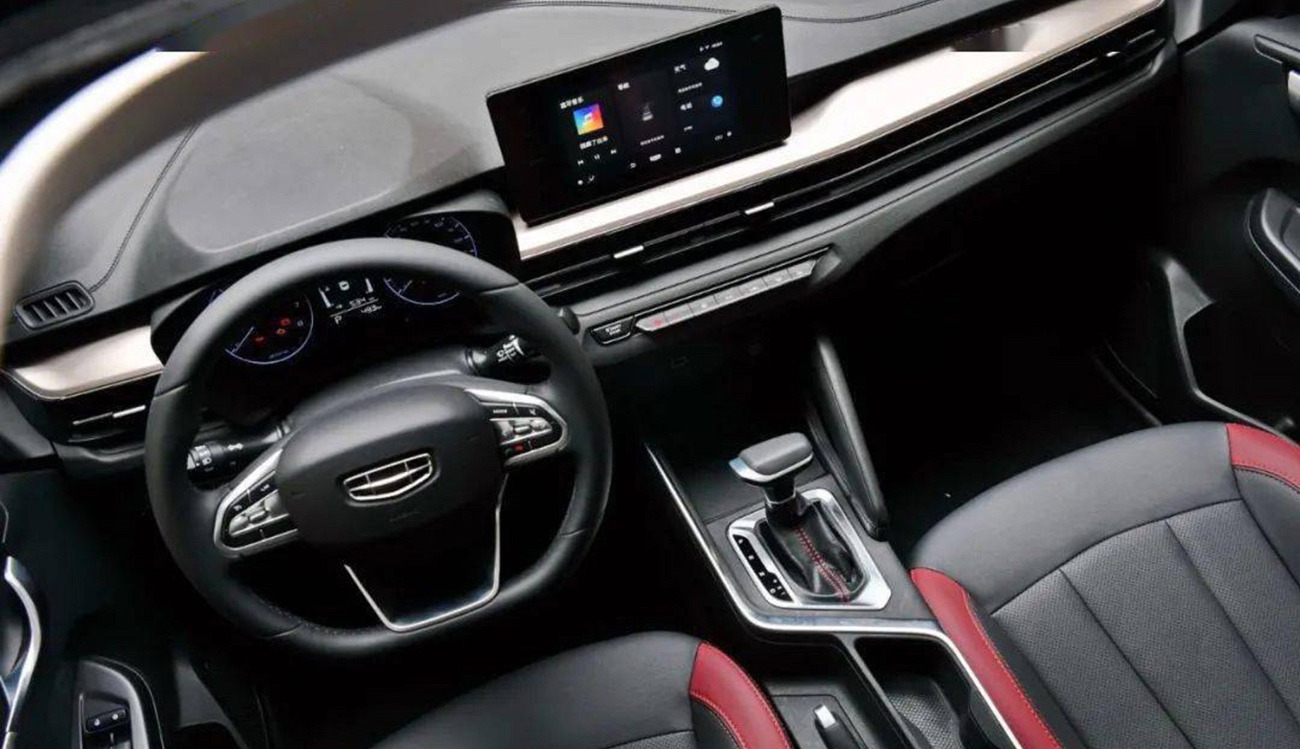 Рестайлинг улучшил интерьер хэтчбека Geely Vision X3 — DRIVE2